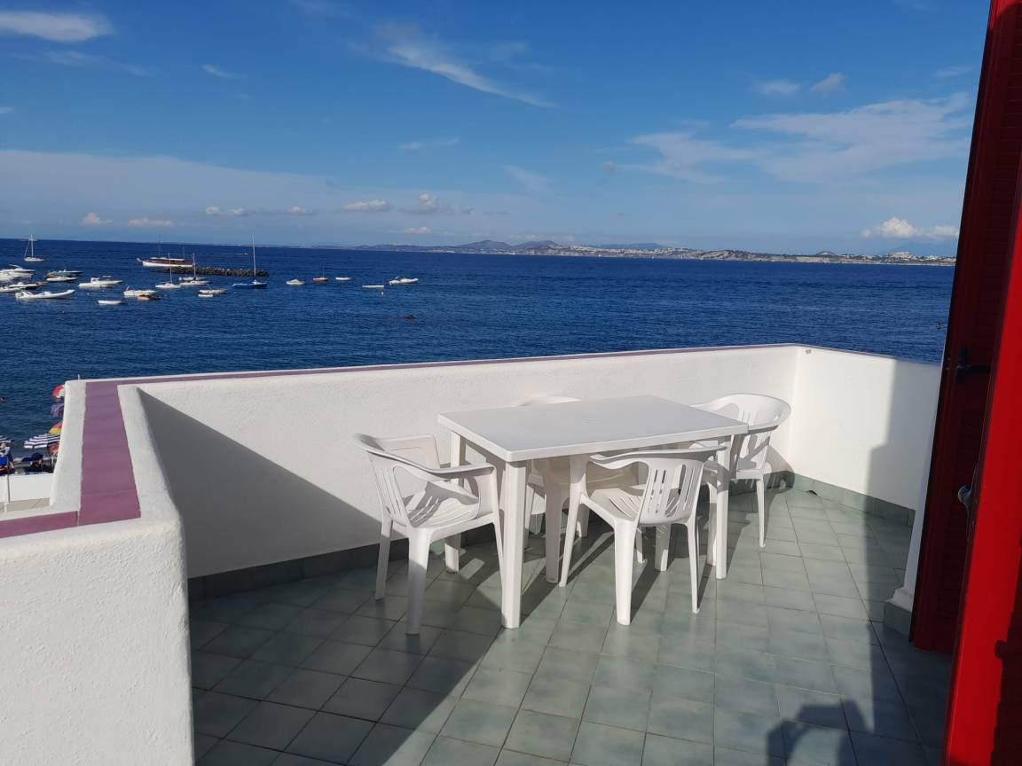 60 M² Apartment ∙ 2 Bedrooms ∙ 5 Guests - Ischia