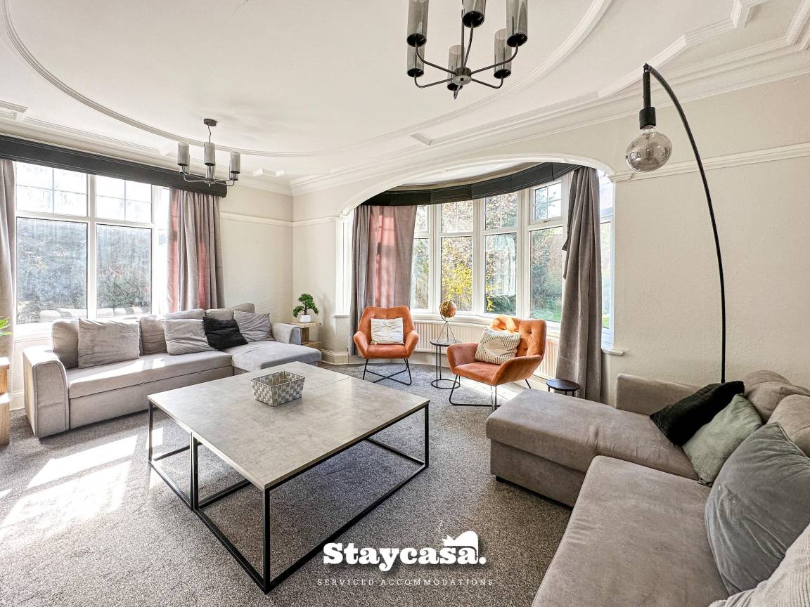 172 M² House ∙ 5 Bedrooms ∙ 14 Guests - Leicester