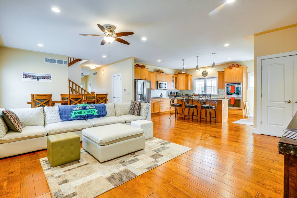 185 M² House ∙ 4 Bedrooms ∙ 8 Guests - South Bend, IN