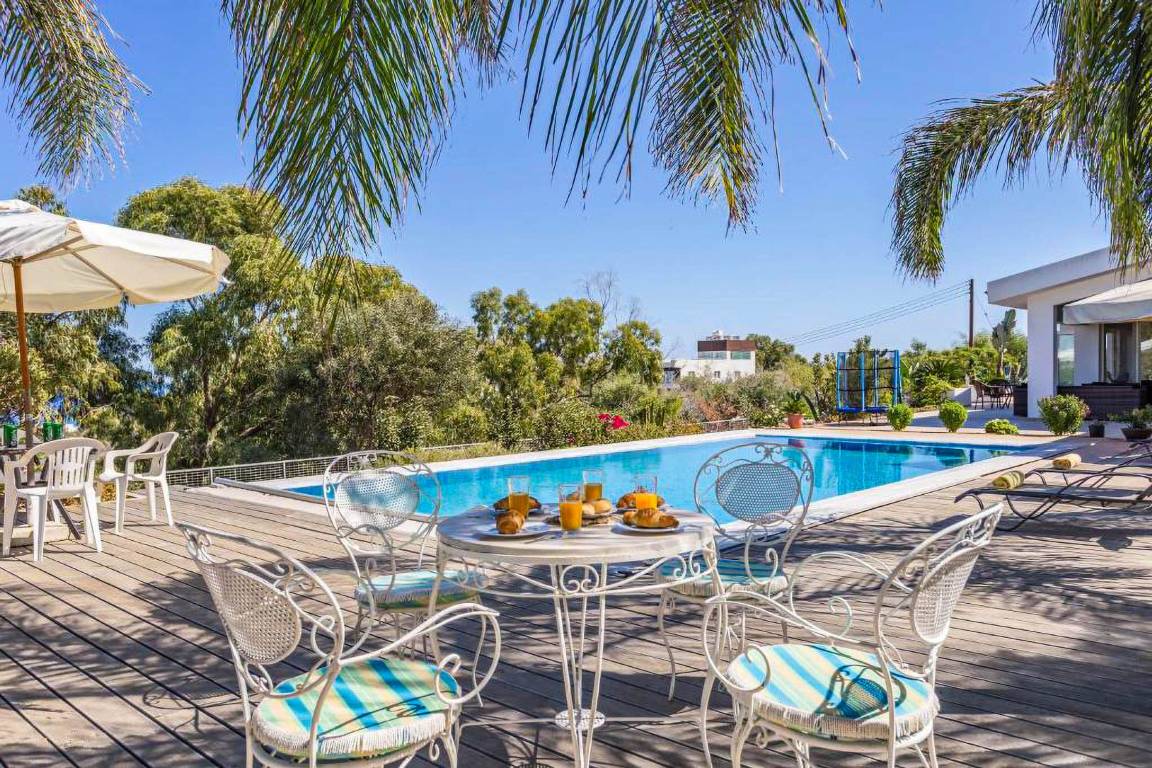 200 M² Apartment ∙ 4 Bedrooms ∙ 8 Guests - Protaras