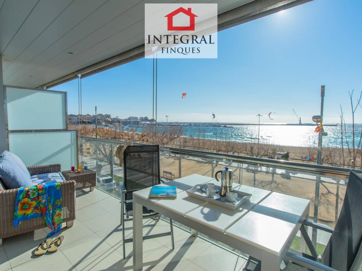 92 M² Apartment ∙ 3 Bedrooms ∙ 6 Guests - Palamós