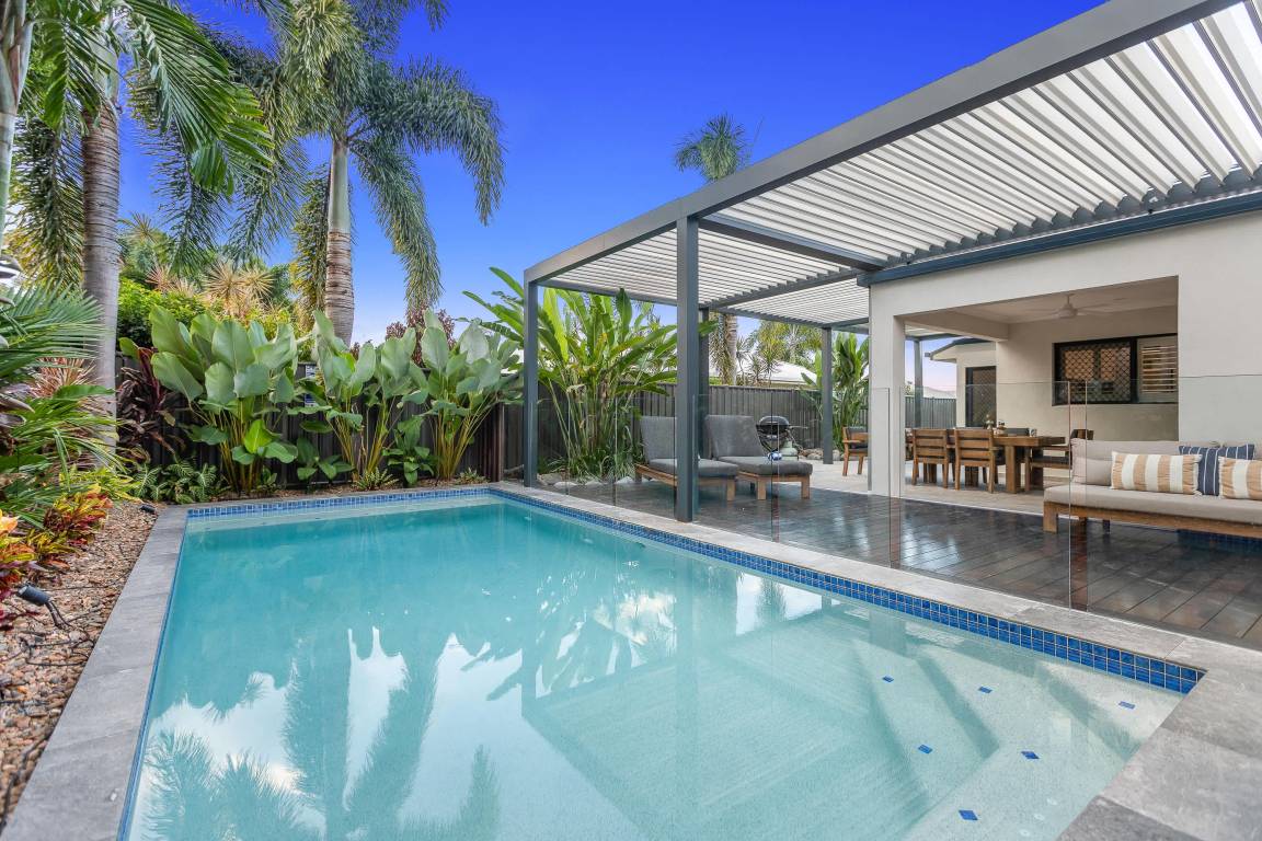 House ∙ 4 Bedrooms ∙ 8 Guests - Trinity Beach