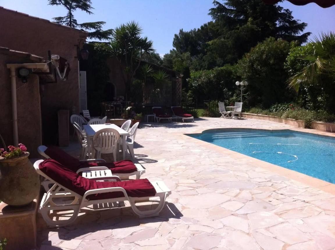 12 M² Chambre D'hôtes ∙ 1 Chambre ∙ 2 Personnes - Juan les Pins