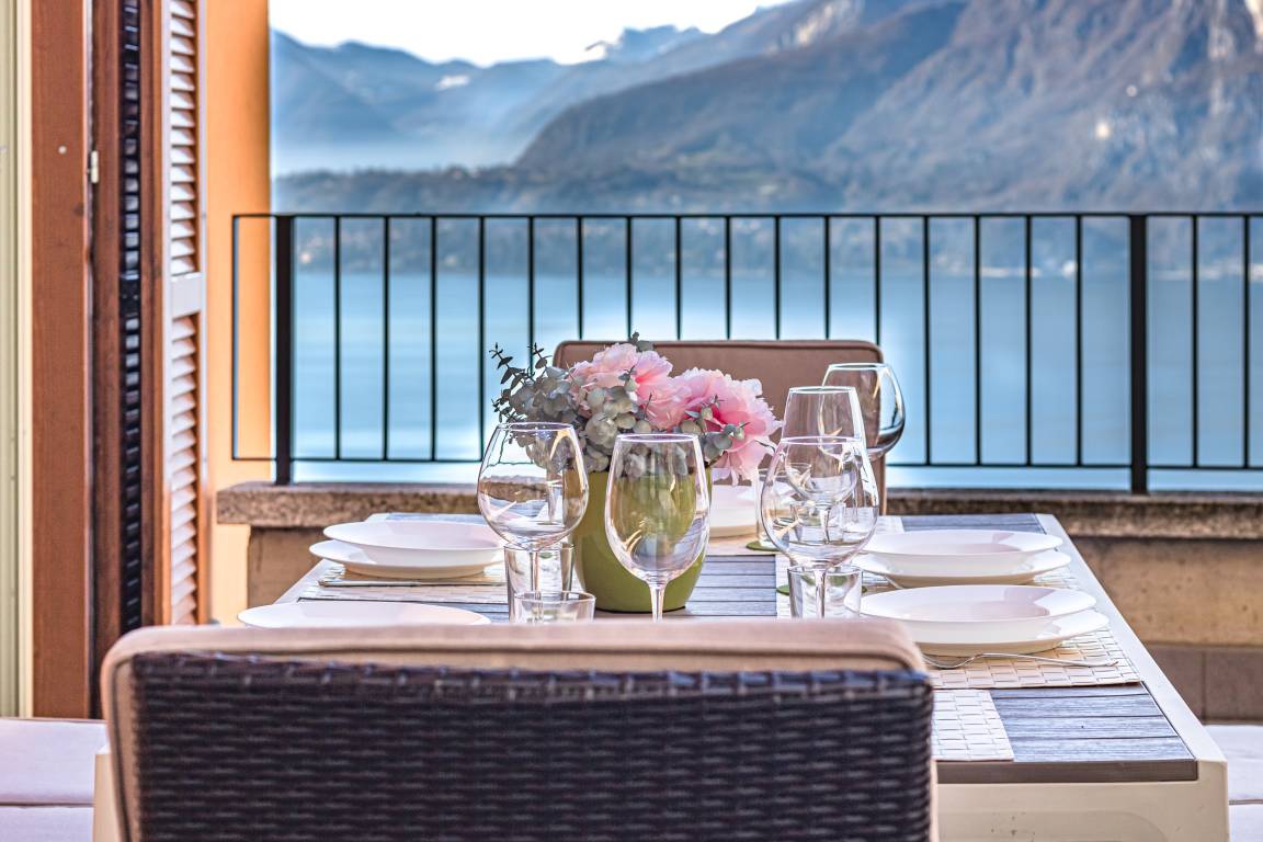 90 M² Ferienwohnung ∙ 2 Schlafzimmer ∙ 5 Gäste - Varenna