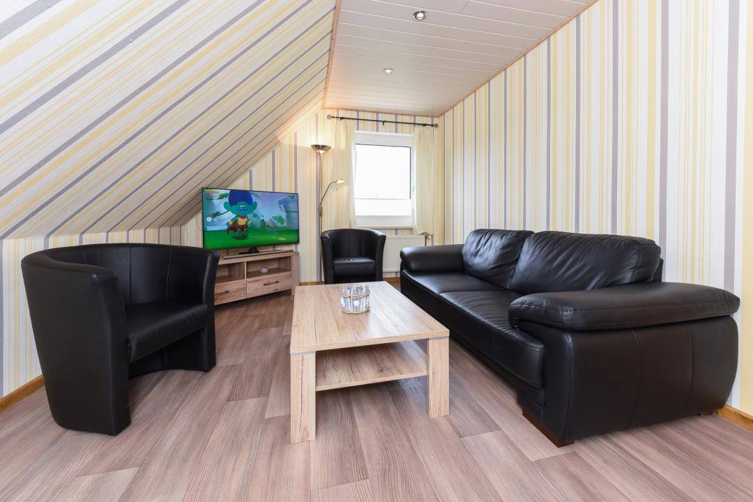 74 M² Ferienwohnung ∙ 3 Schlafzimmer ∙ 7 Gäste - Holtgast