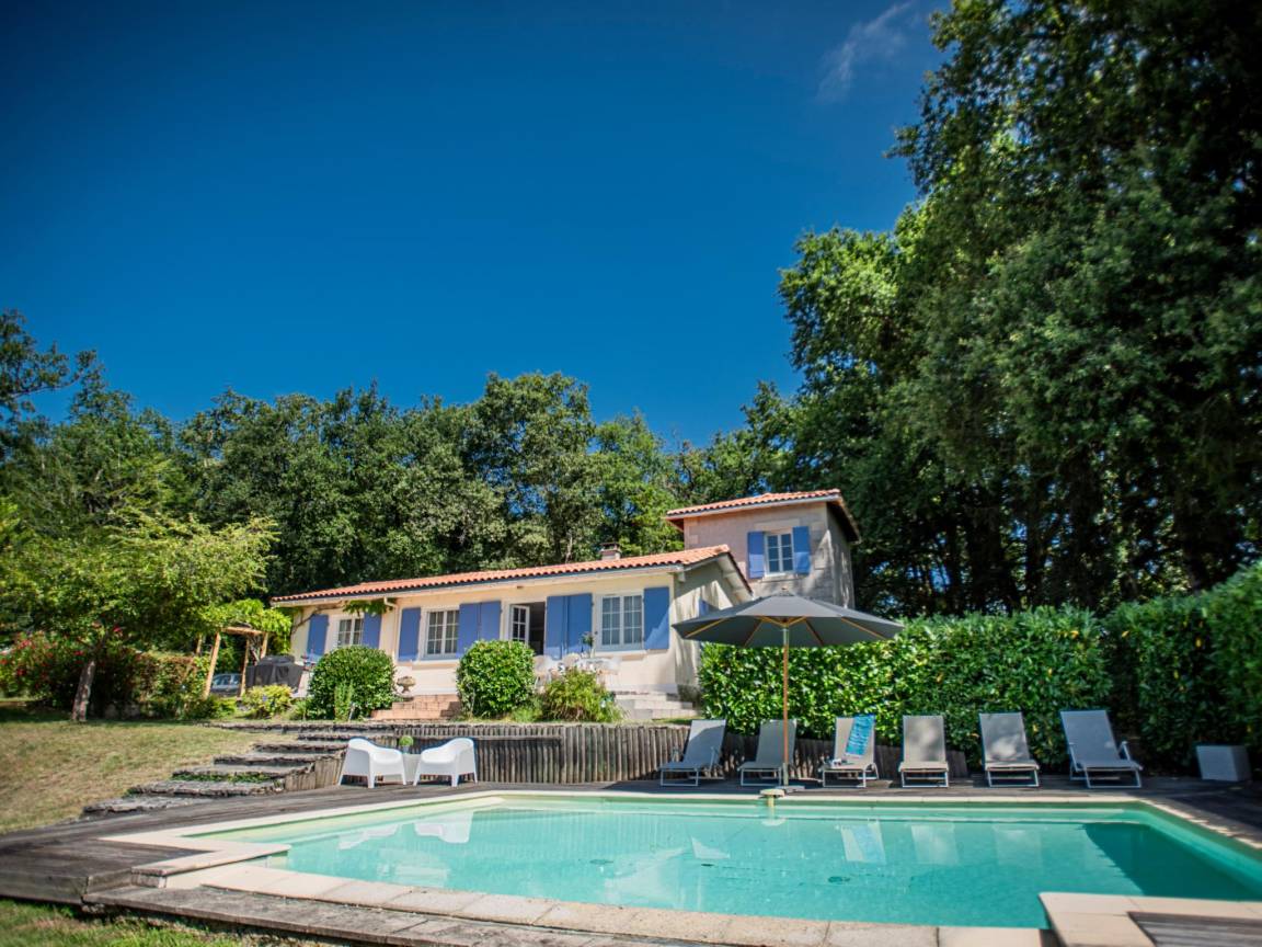 200 M² Maison De Vacances ∙ 3 Chambres ∙ 7 Personnes - Aubeterre-sur-Dronne