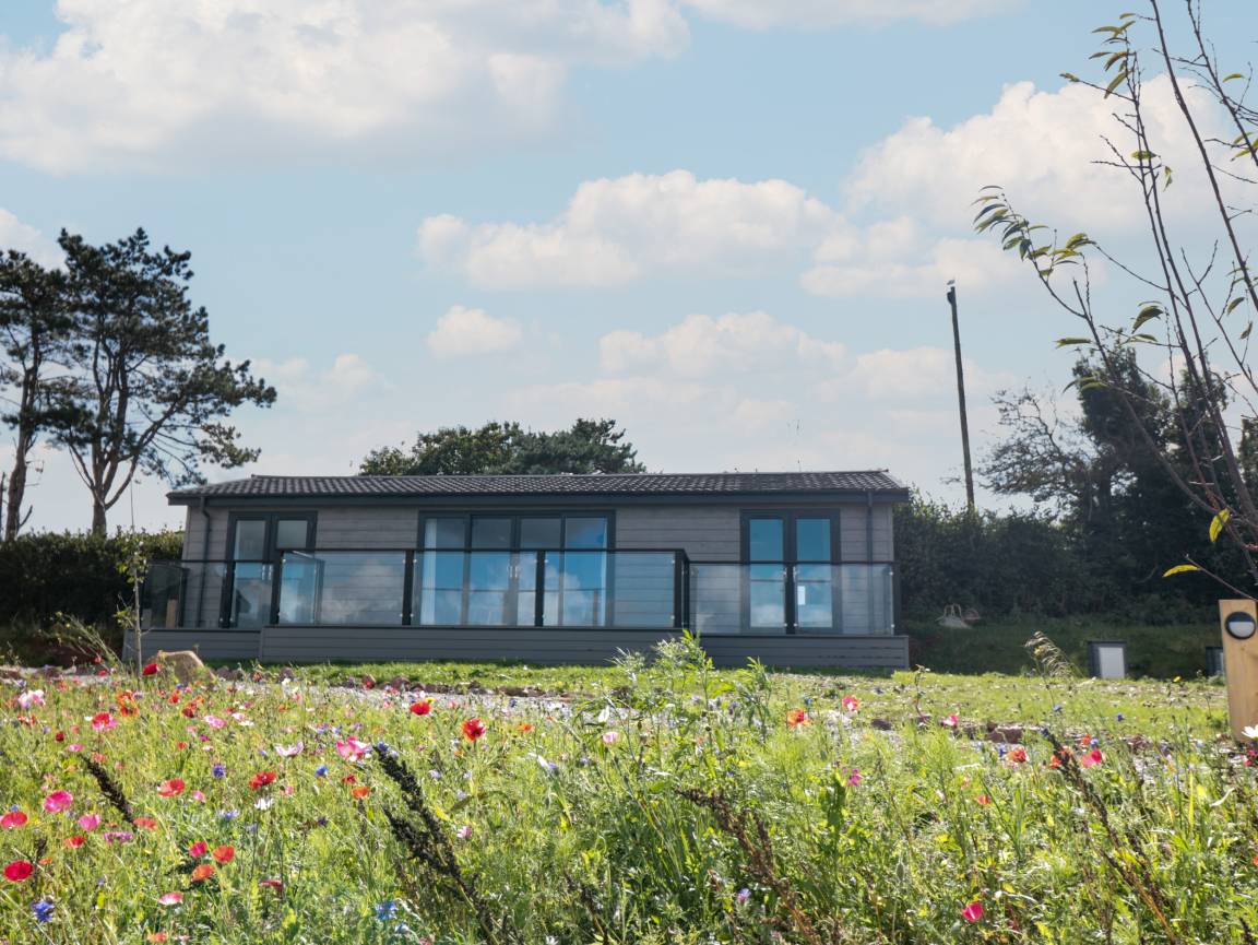 Cottage ∙ 2 Bedrooms ∙ 4 Guests - Dartmouth