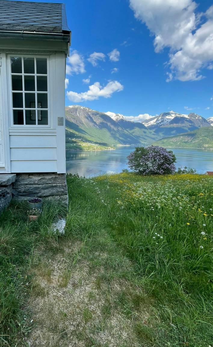 180 M² House ∙ 4 Bedrooms ∙ 6 Guests - Loen