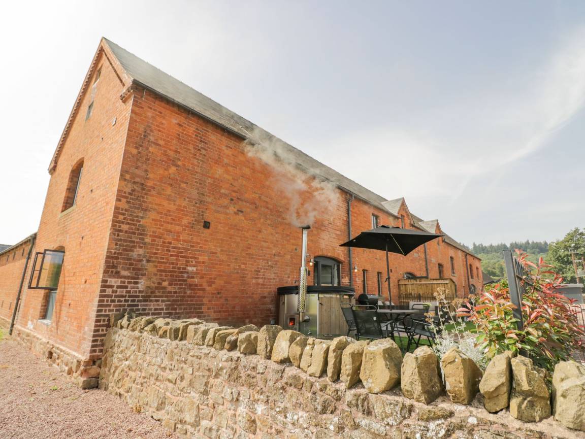 Cottage ∙ 4 Bedrooms ∙ 9 Guests - Forest of Dean