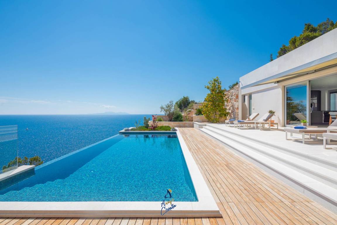 450 M² Villa ∙ 5 Bedrooms ∙ 10 Guests - Stari Grad