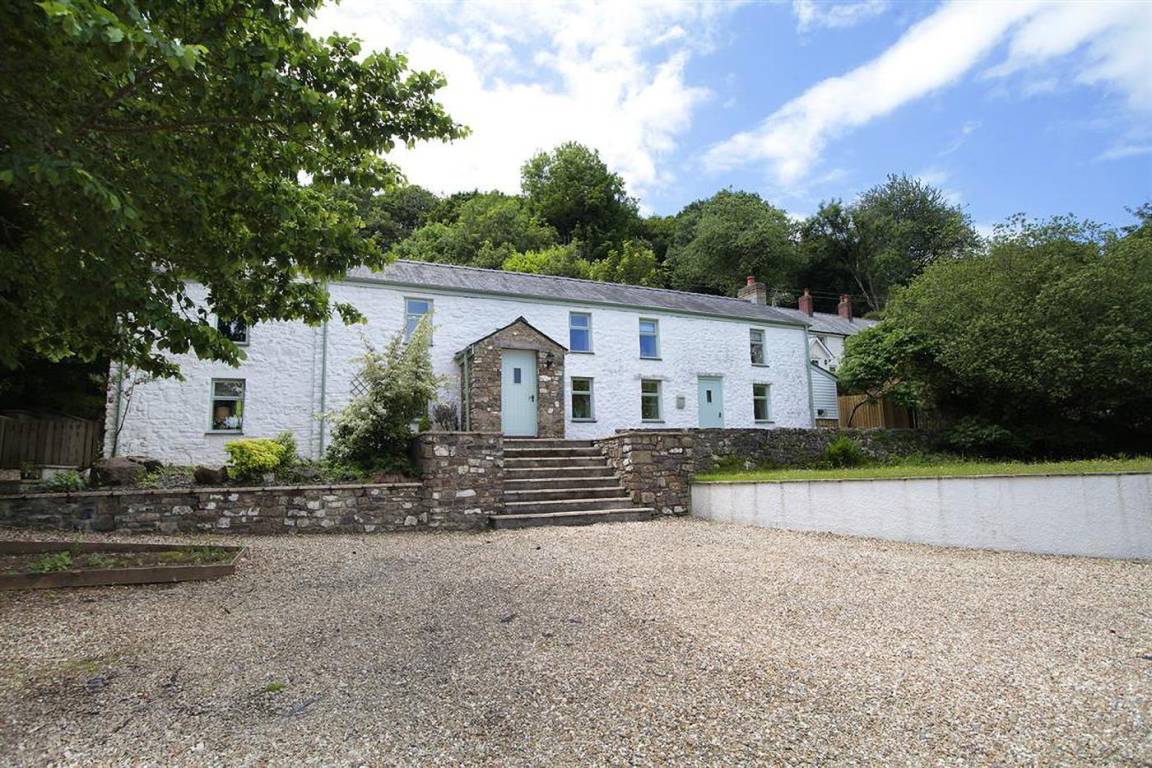 Cottage ∙ 4 Bedrooms ∙ 8 Guests - Rhossili