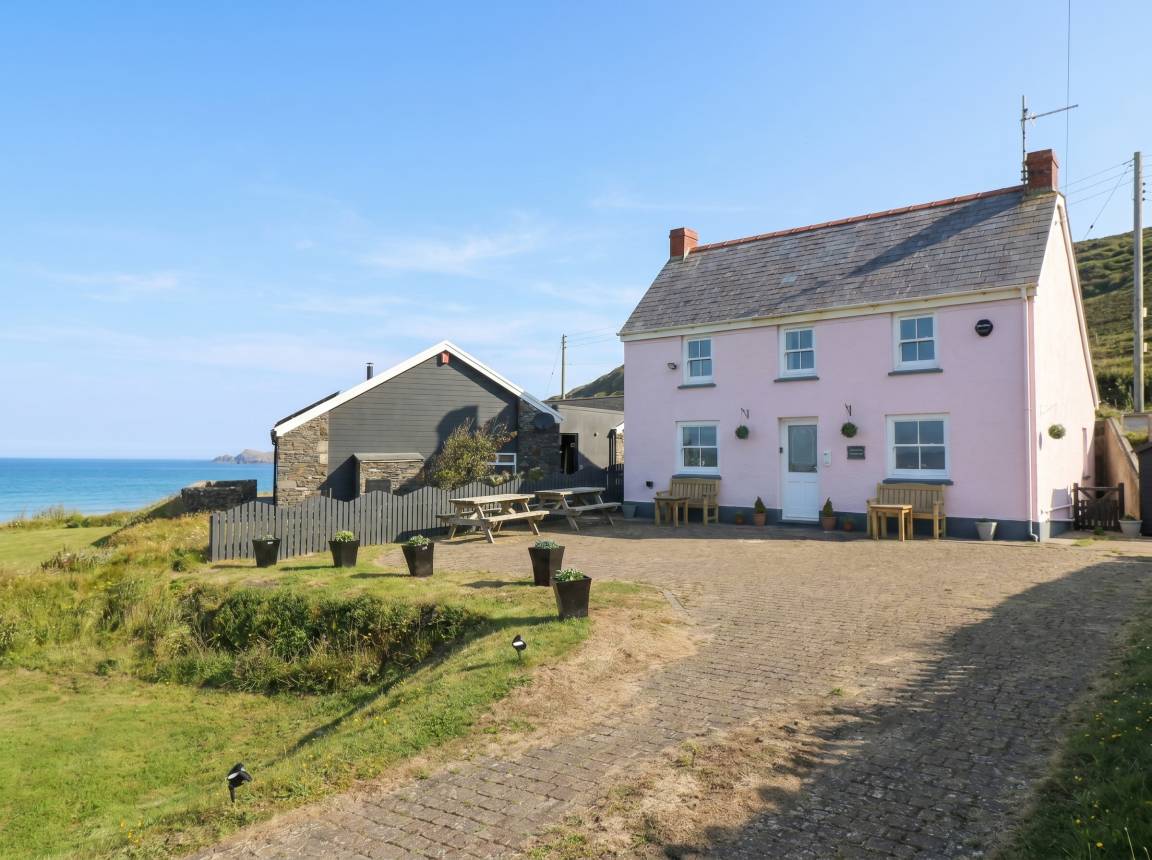 Cottage ∙ 2 Bedrooms ∙ 4 Guests - Solva