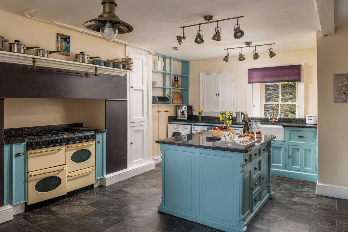340 M² House ∙ 8 Bedrooms ∙ 16 Guests - Penrhyndeudraeth