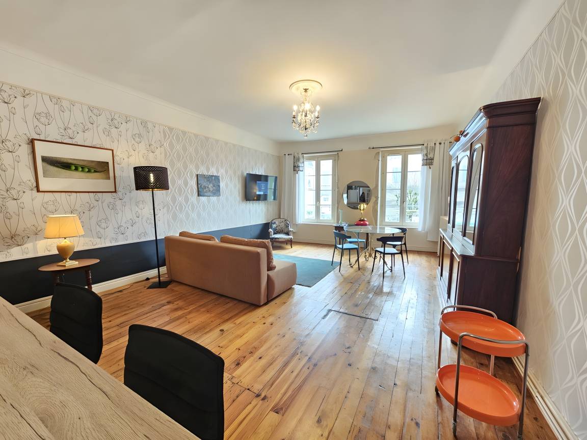 70 M² Ferienwohnung ∙ 1 Schlafzimmer ∙ 2 Gäste - Bourbon-Lancy