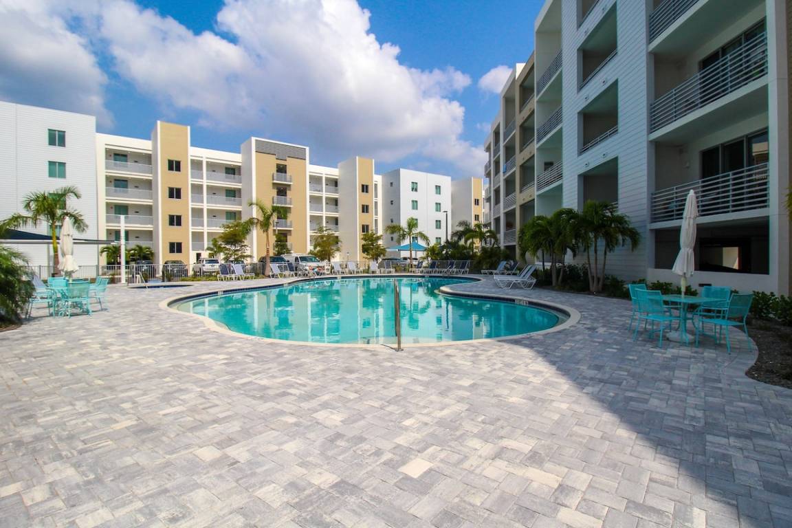 75 M² Condo ∙ 1 Bedroom ∙ 2 Guests - Public beach, Sarasota