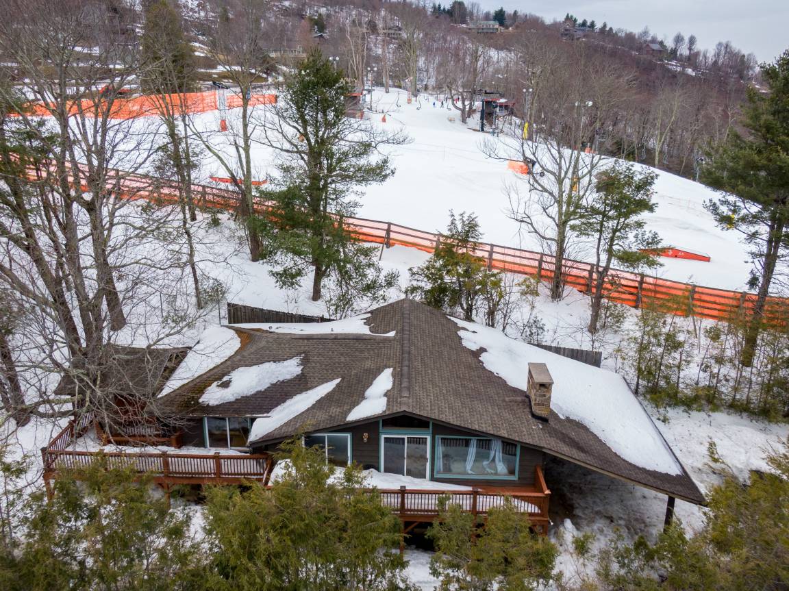 Cabin ∙ 3 Bedrooms ∙ 10 Guests - Boone, NC