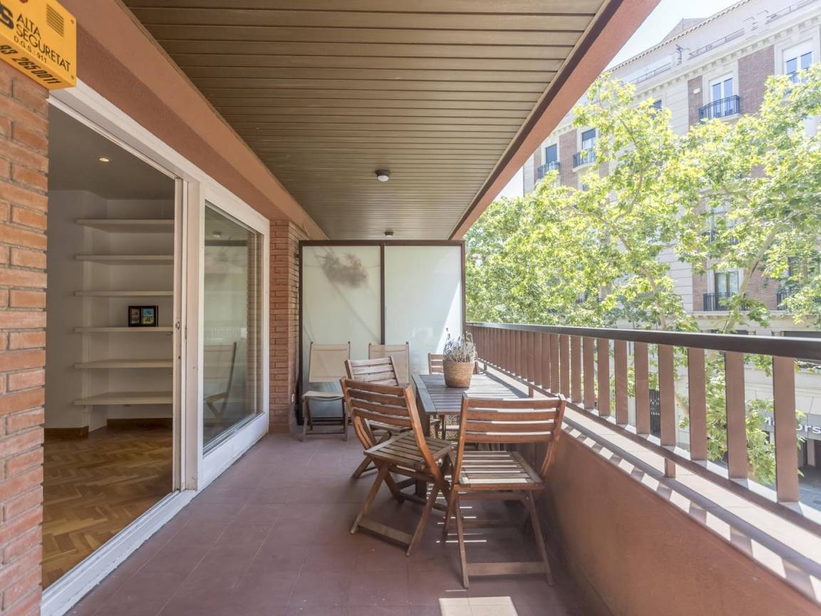 180 M² Appartement ∙ 4 Chambres ∙ 8 Personnes - Barcelona