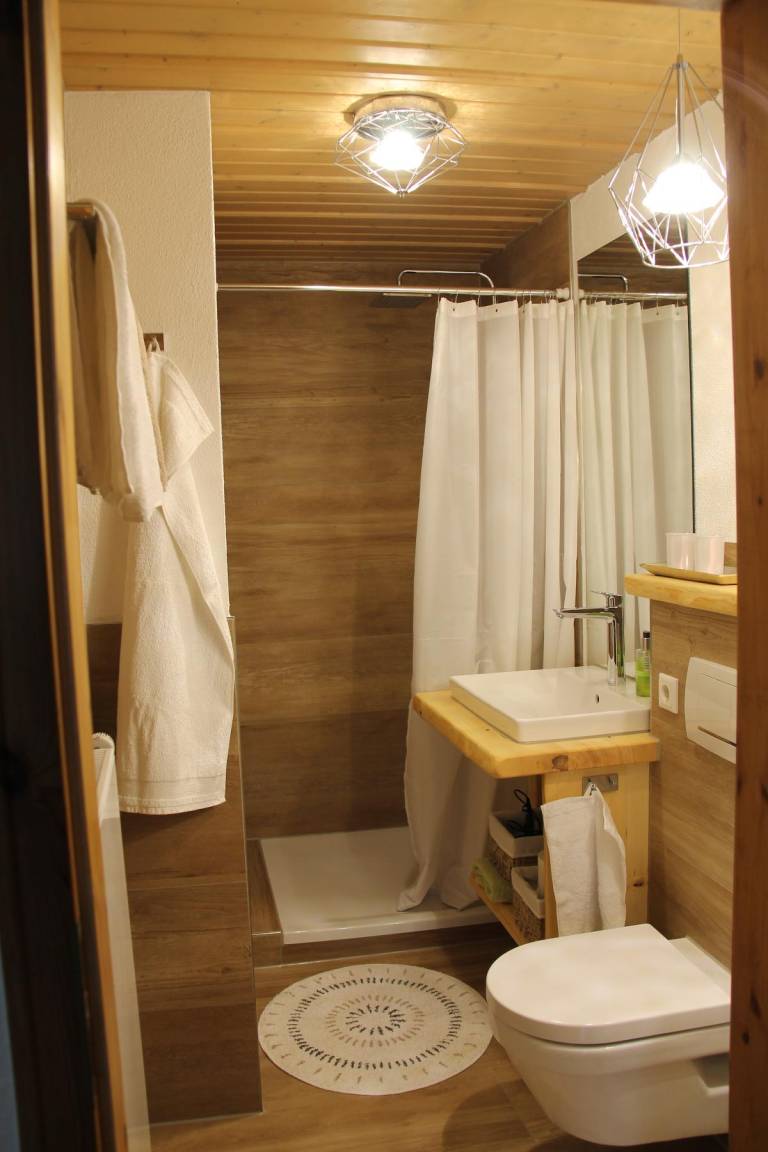 65 M² Ferienwohnung ∙ 2 Schlafzimmer ∙ 4 Gäste - Arnbruck