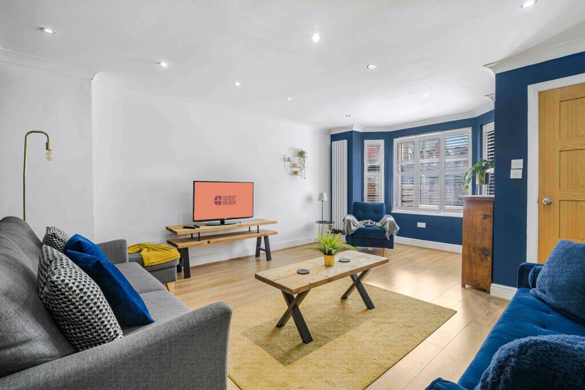 132 M² House ∙ 3 Bedrooms ∙ 6 Guests - Manchester