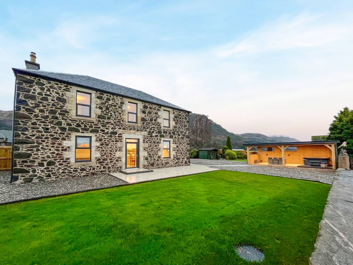 Cottage ∙ 5 Bedrooms ∙ 10 Guests - Scotland