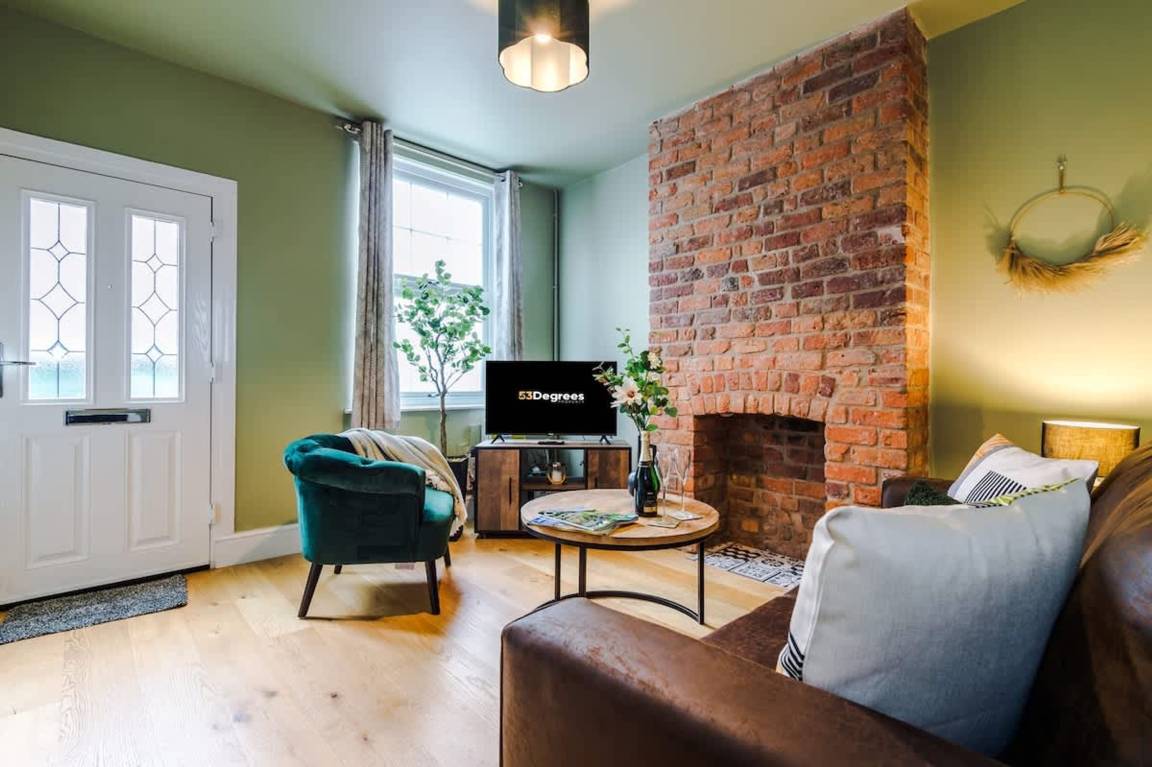 House ∙ 2 Bedrooms ∙ 6 Guests - Chester, UK