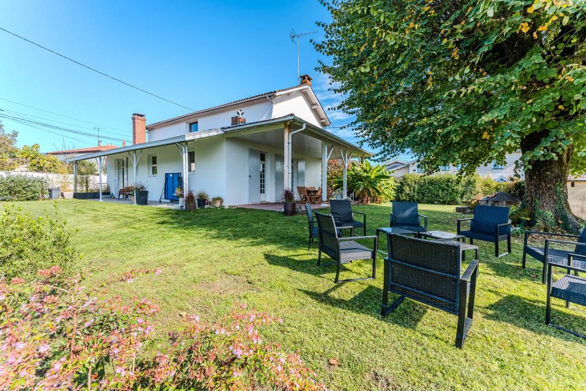 130 M² Maison De Vacances ∙ 3 Chambres ∙ 10 Personnes - Belin-Béliet