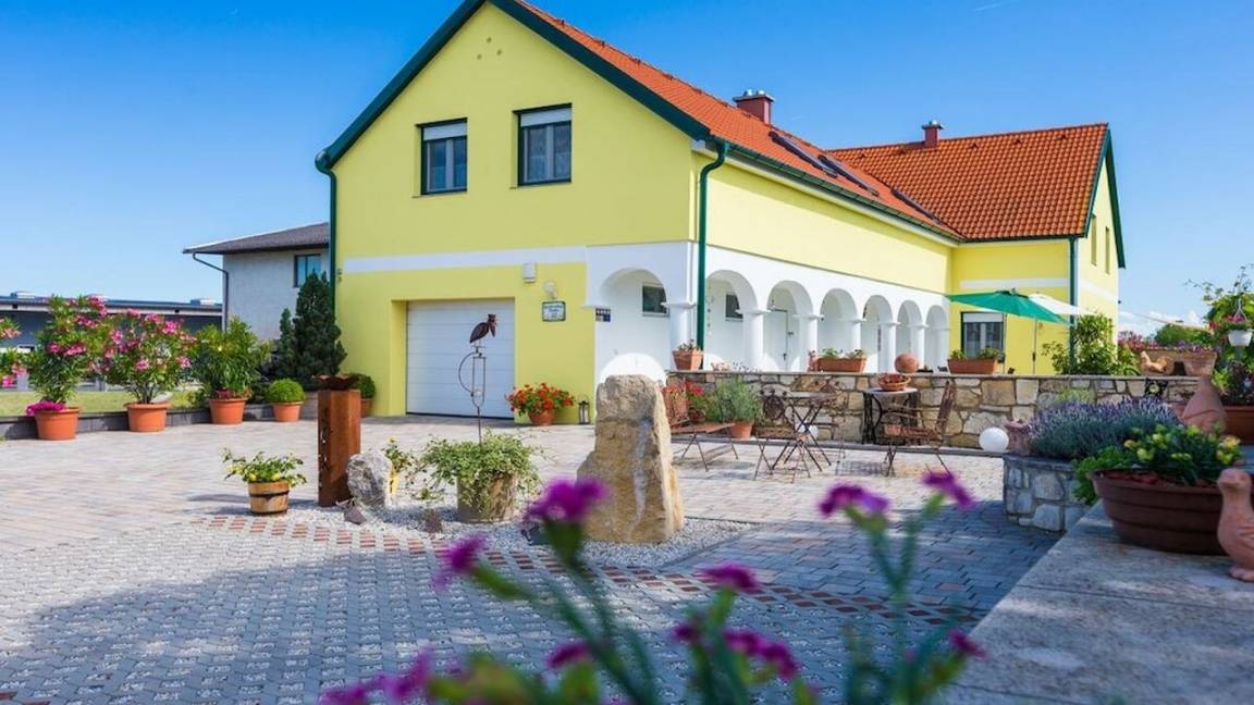 72 M² Ferienhaus ∙ 2 Schlafzimmer ∙ 4 Gäste - Neusiedler See