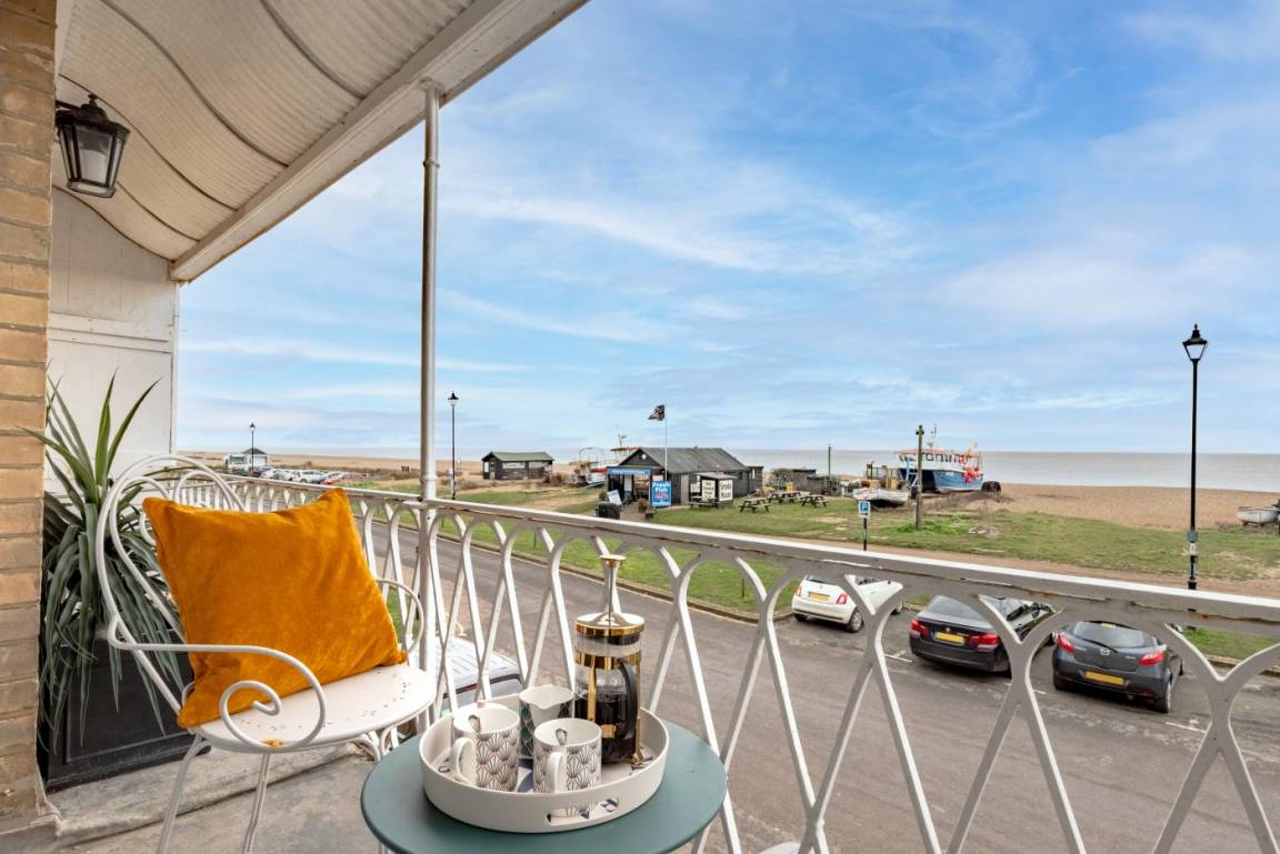 Cottage ∙ 4 Bedrooms ∙ 8 Guests - Aldeburgh