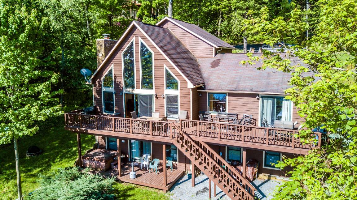 278 M² House ∙ 5 Bedrooms ∙ 14 Guests - Oakland, MD