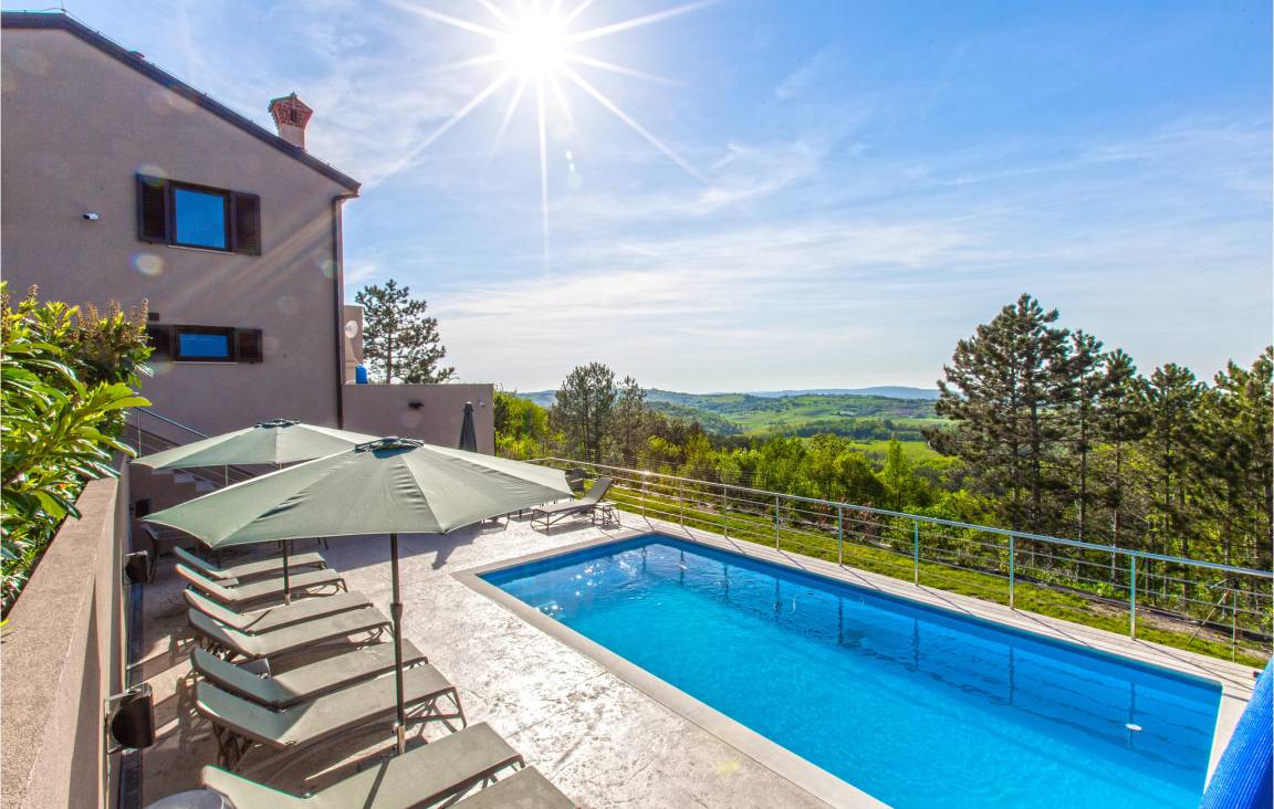 304 M² House ∙ 6 Bedrooms ∙ 14 Guests - Slovenia