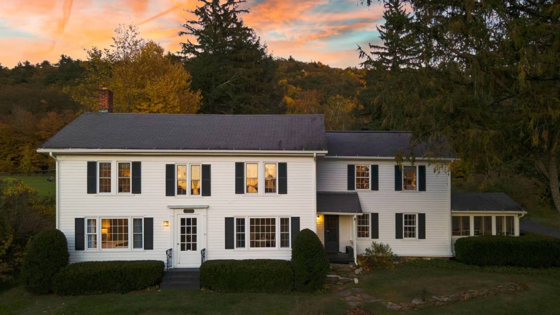 239 M² House ∙ 5 Bedrooms ∙ 10 Guests - Great Barrington, MA