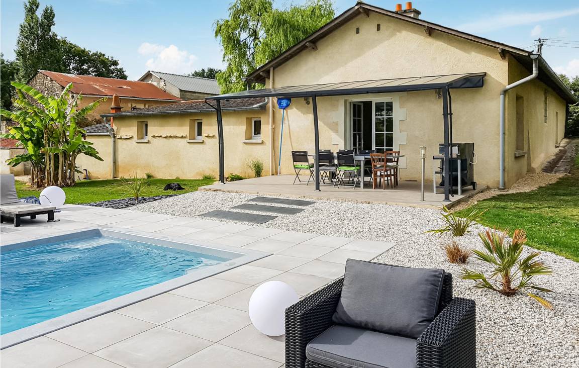 142 M² Maison De Vacances ∙ 3 Chambres ∙ 6 Personnes - Montreuil-Bellay