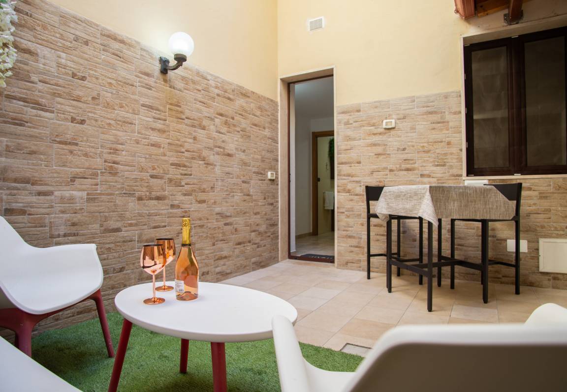 80 M² Ferienwohnung ∙ 2 Schlafzimmer ∙ 5 Gäste - Brindisi