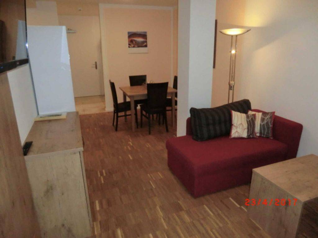 56 M² Ferienwohnung ∙ 1 Schlafzimmer ∙ 4 Gäste - Planegg