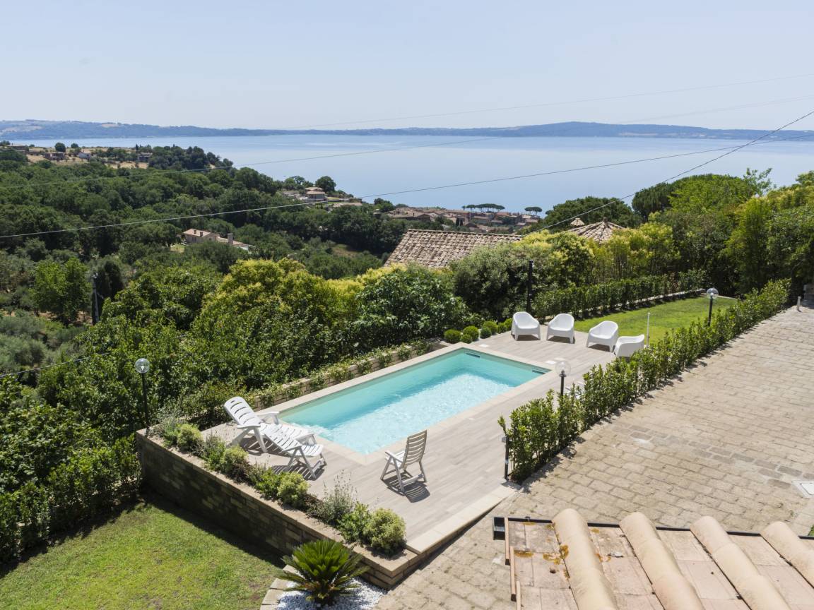 300 M² Casa Vacanza ∙ 8 Camere Da Letto ∙ 14 Ospiti - Trevignano Romano