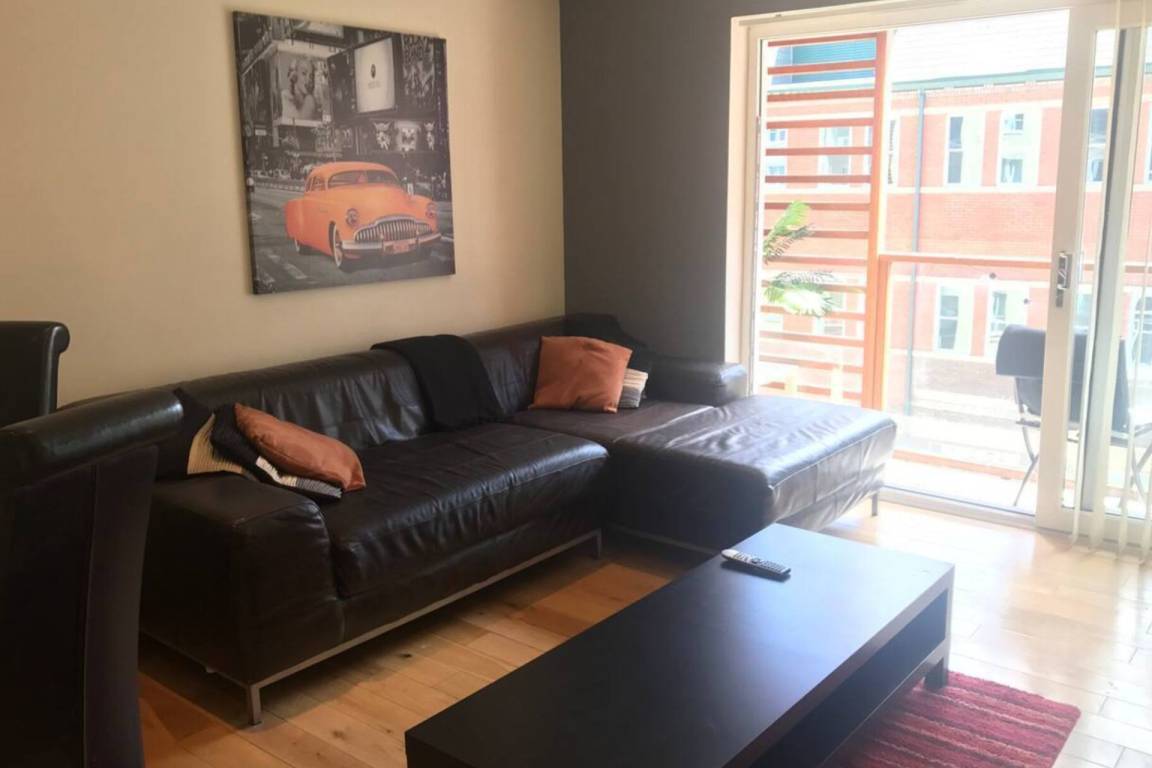 100 M² Ferienwohnung ∙ 2 Schlafzimmer ∙ 4 Gäste - Hull