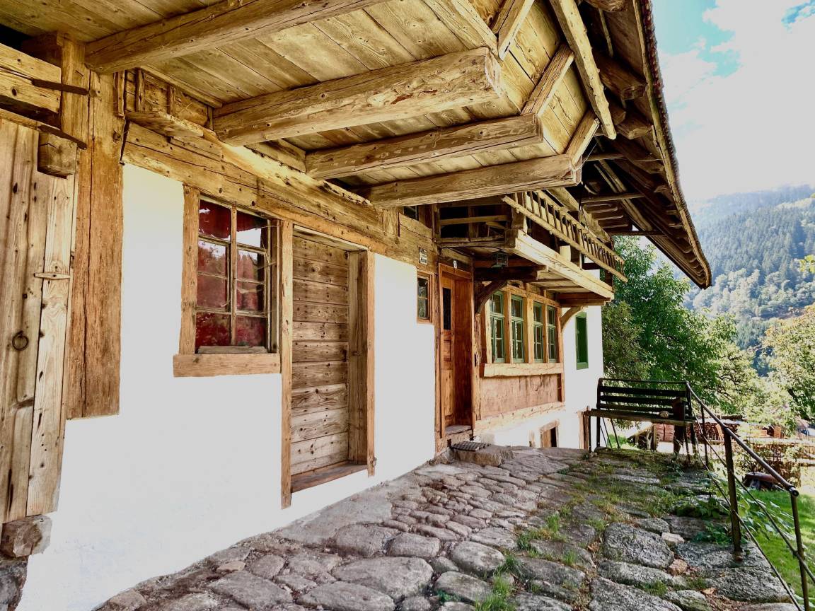 150 M² Ferienhaus ∙ 4 Schlafzimmer ∙ 8 Gäste - Elzach