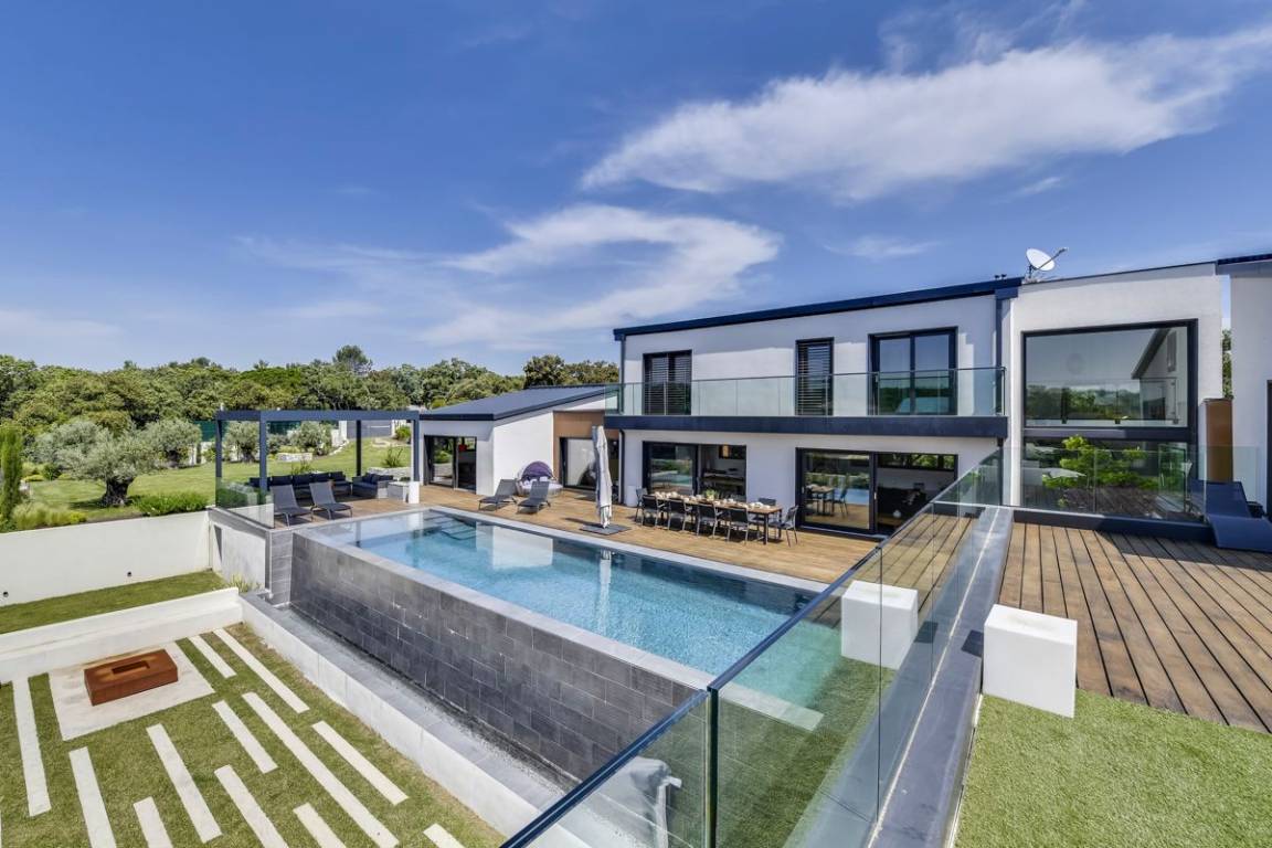 Villa ∙ 5 Chambres ∙ 12 Personnes - Nîmes