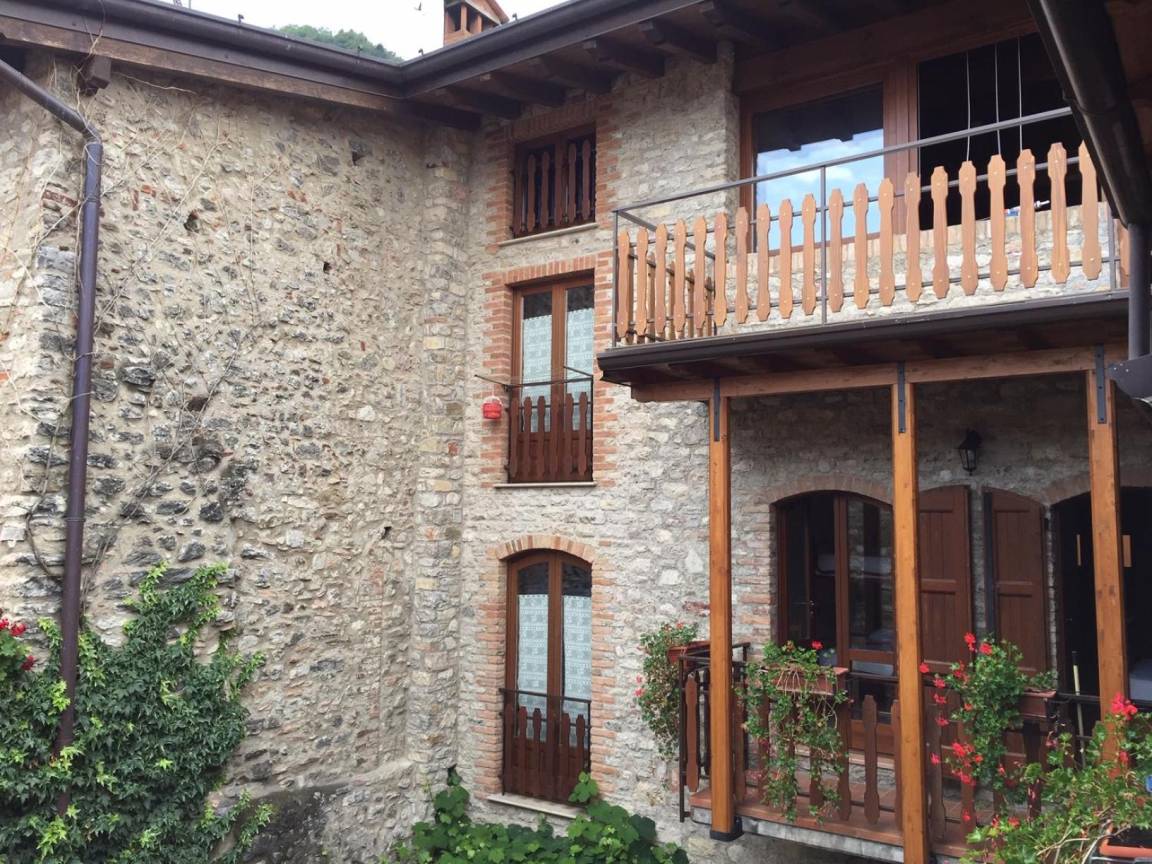 70 M² Apartment ∙ 2 Bedrooms ∙ 5 Guests - Limone Sul Garda
