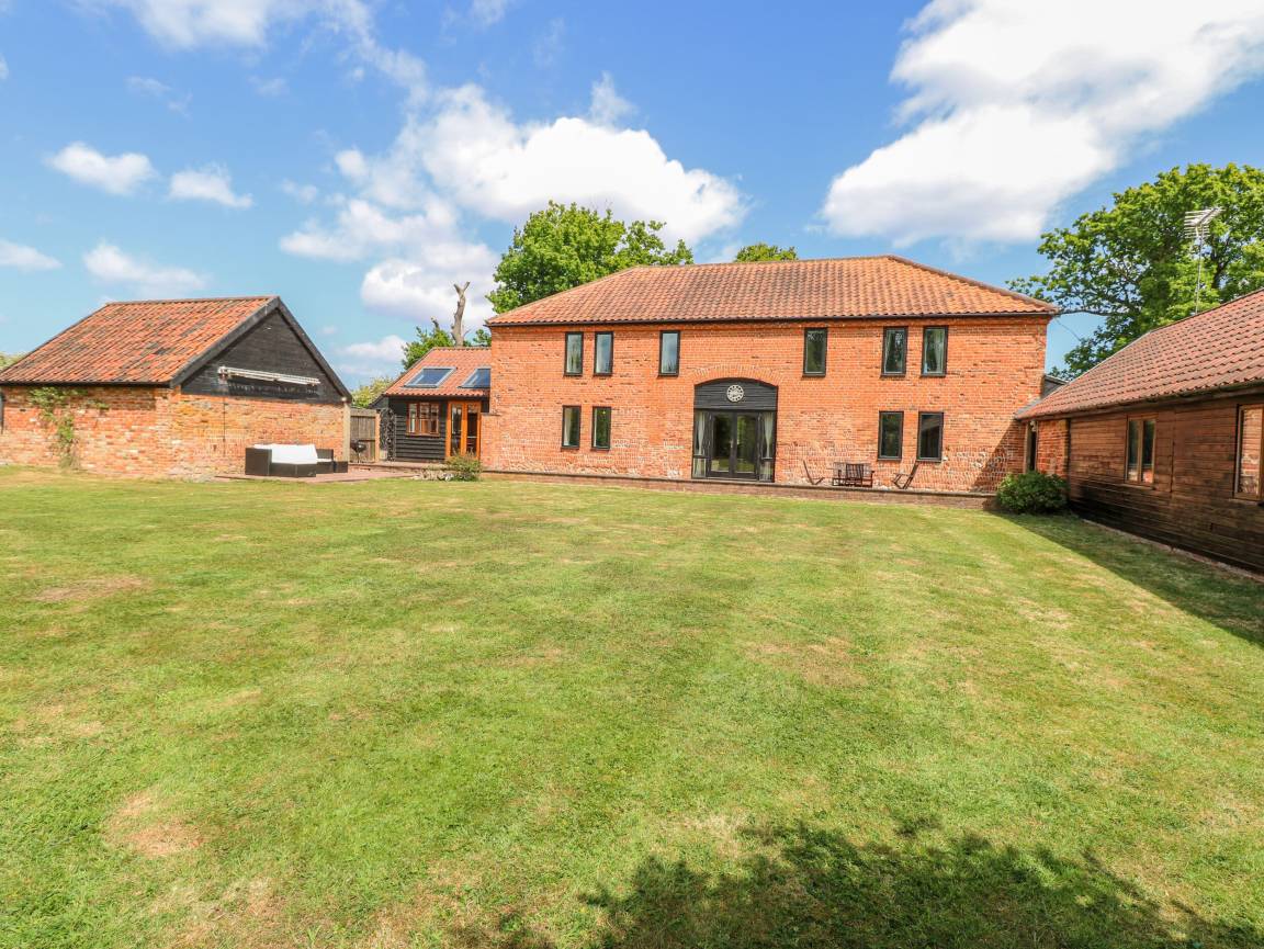 Cottage ∙ 5 Bedrooms ∙ 10 Guests - England