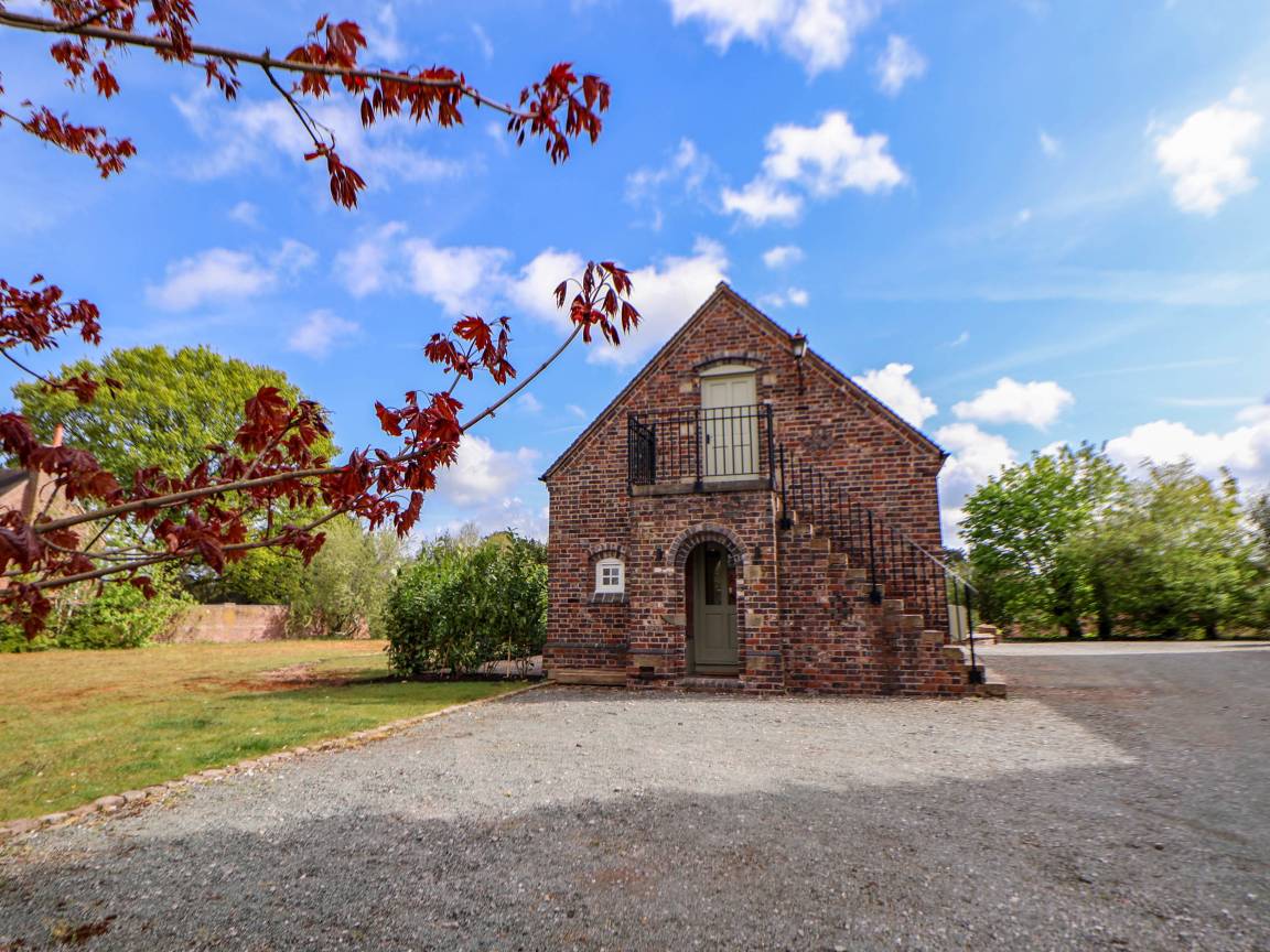 Cottage ∙ 2 Bedrooms ∙ 4 Guests - Cheshire
