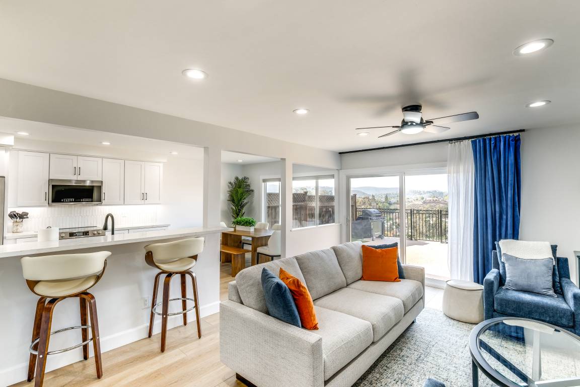139 M² Apartment ∙ 4 Bedrooms ∙ 8 Guests - Scripps Ranch - San Diego