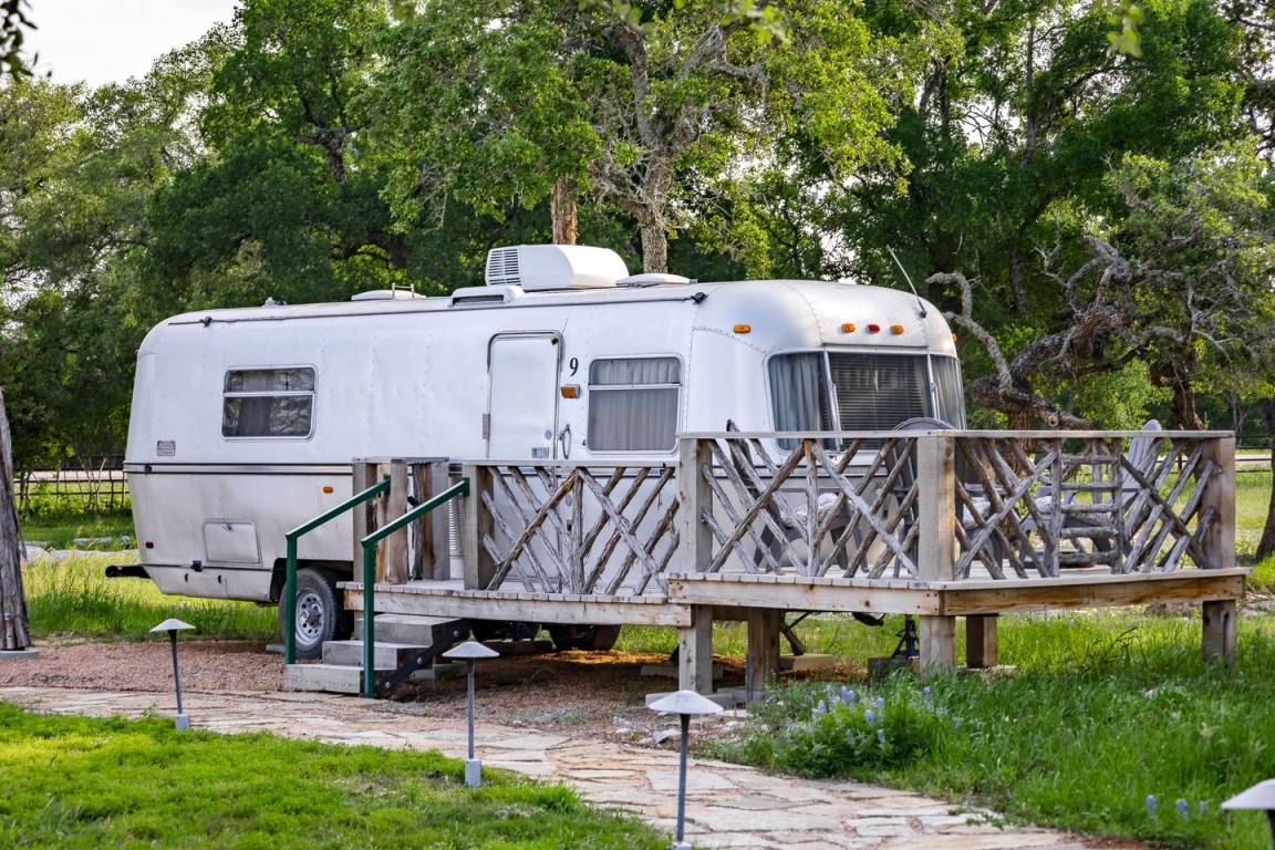 Caravan ∙ 1 Bedroom ∙ 4 Guests - Lake Travis, TX
