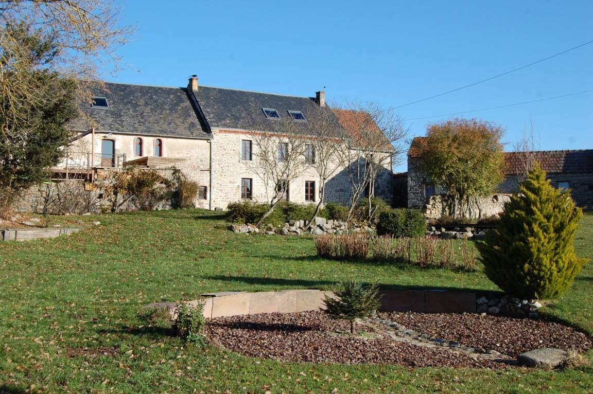 300 M² Gîte ∙ 6 Chambres ∙ 15 Personnes - Puy-de-Dôme