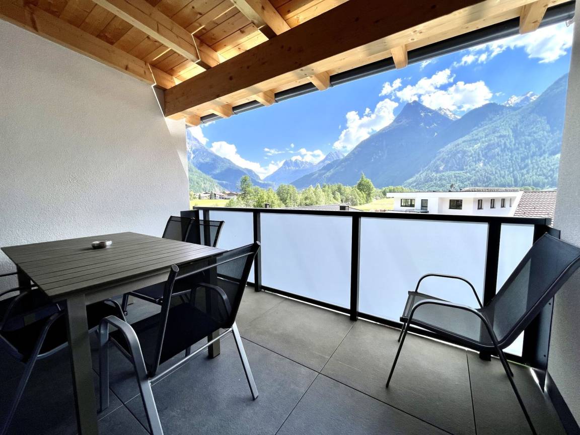 140 M² Ferienwohnung ∙ 3 Schlafzimmer ∙ 8 Gäste - Längenfeld