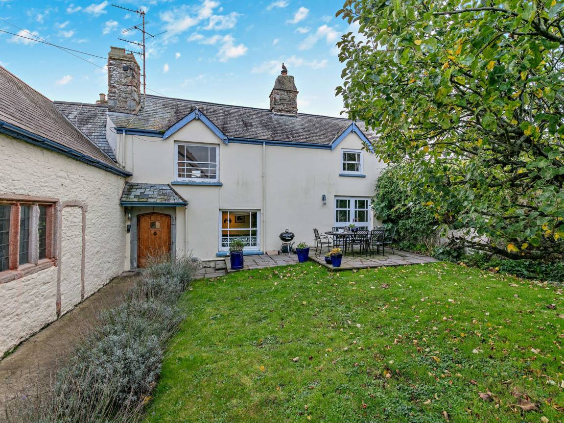 Cottage ∙ 4 Bedrooms ∙ 8 Guests - Appledore