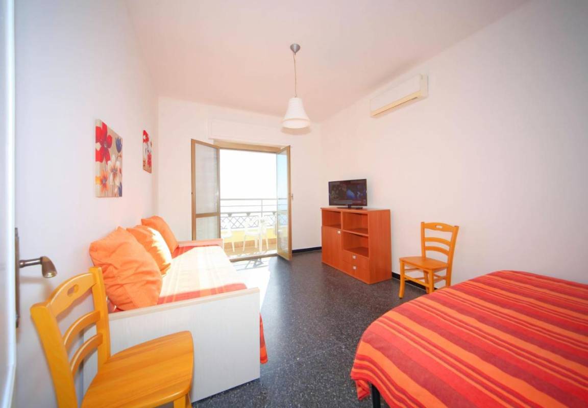 80 M² Appartement ∙ 2 Slaapkamers ∙ 6 Gasten - Loano