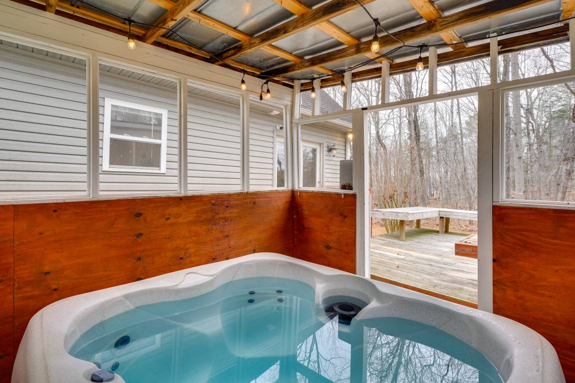 130 M² House ∙ 3 Bedrooms ∙ 7 Guests - Graham-Mebane Lake