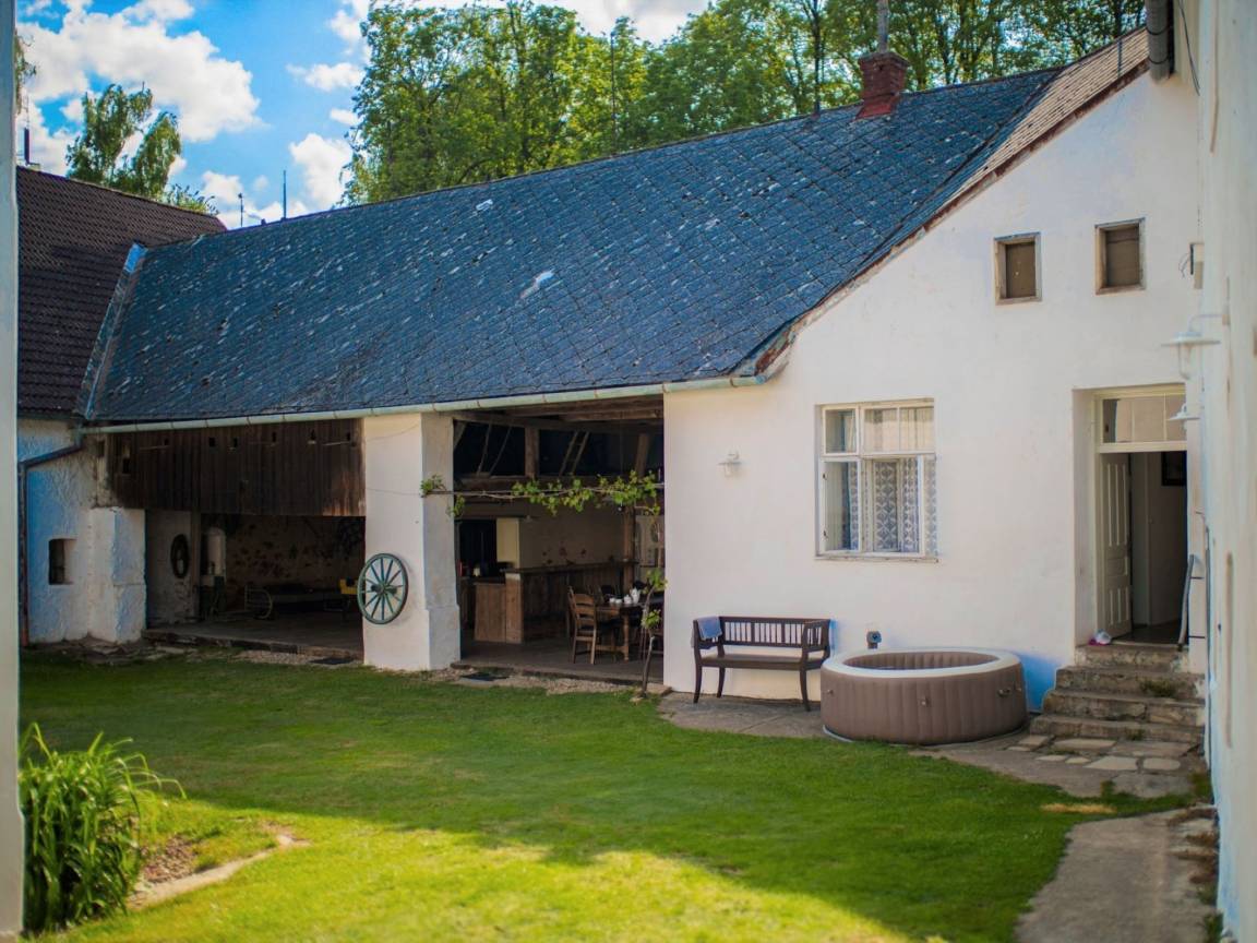 160 M² House ∙ 5 Bedrooms ∙ 22 Guests -