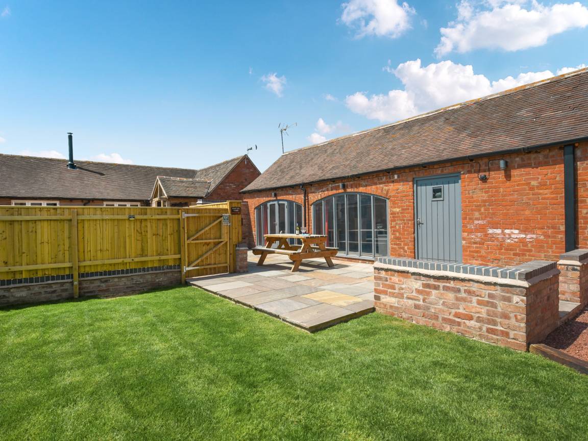 Cottage ∙ 2 Bedrooms ∙ 4 Guests - Staffordshire